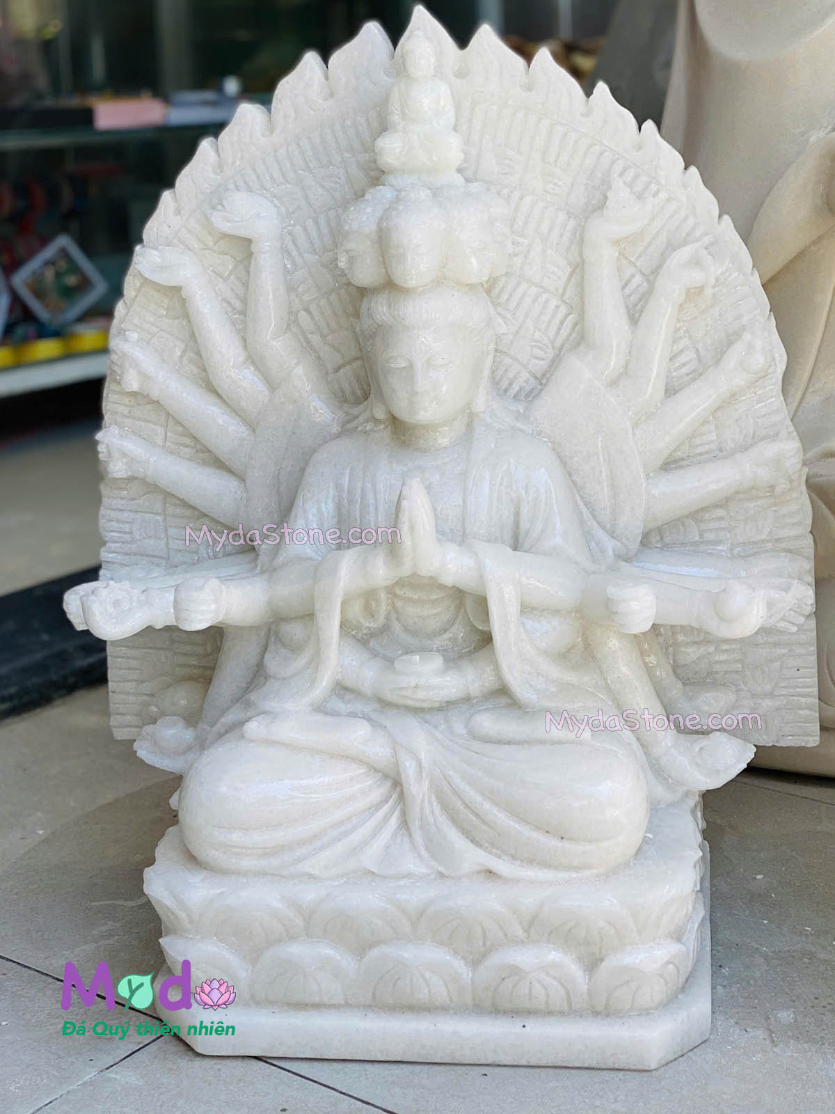 Tượng Phật Thiên Thủ Thiên Nhãn đá Cẩm Thạch Trắng